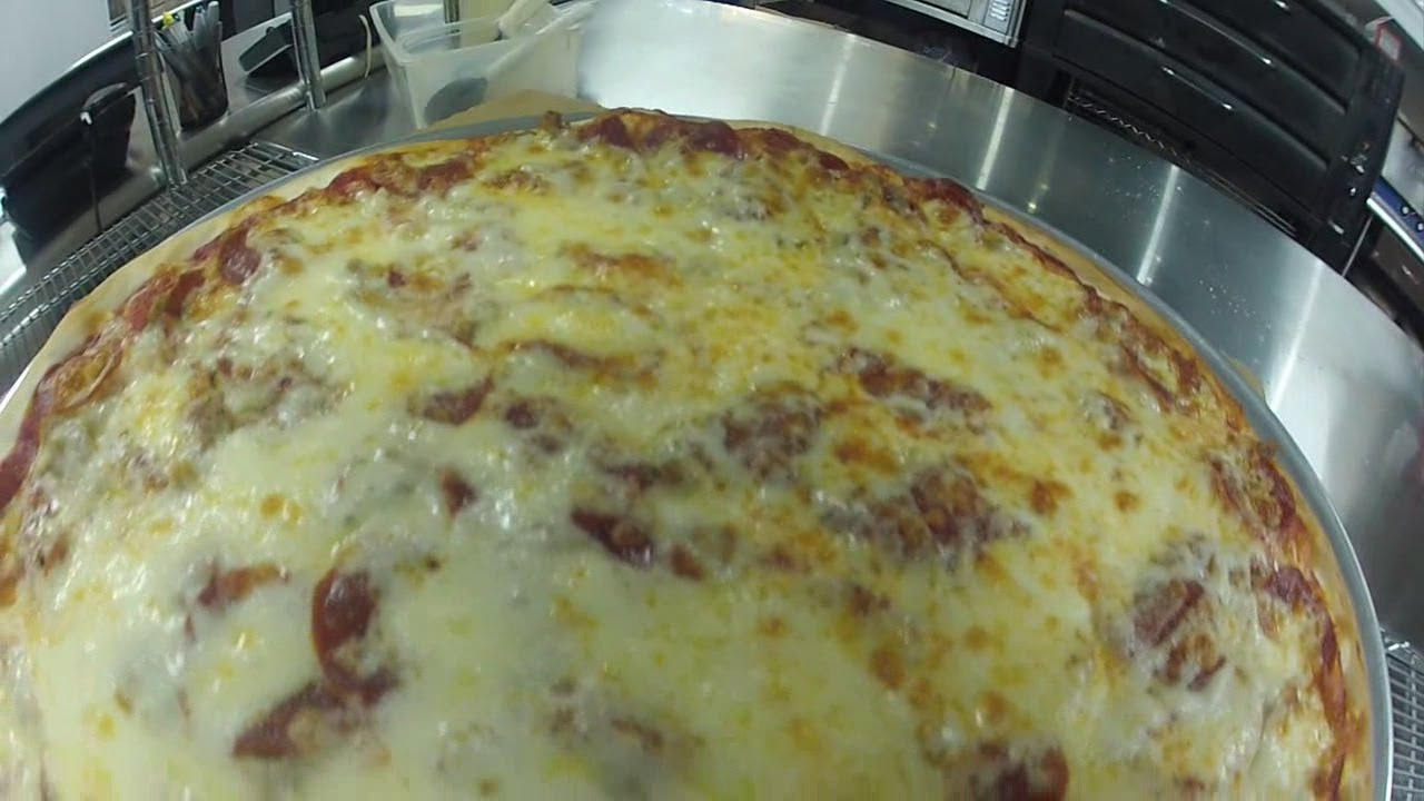 Fork in the Road: Goosepond Pizza - YouTube