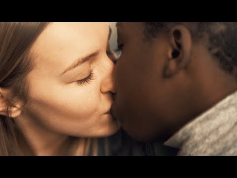 Lupin / Kiss Scene Assane and Claire (Mamadou Haidara and Ludmilla Makowski)