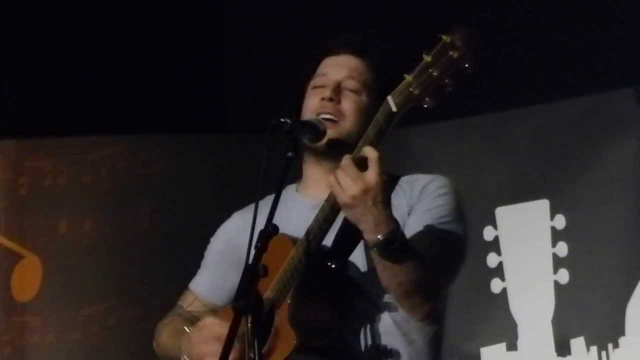 Matt Cardle - Amazing London Acoustic Guitar Show 7.9.13 - YouTube