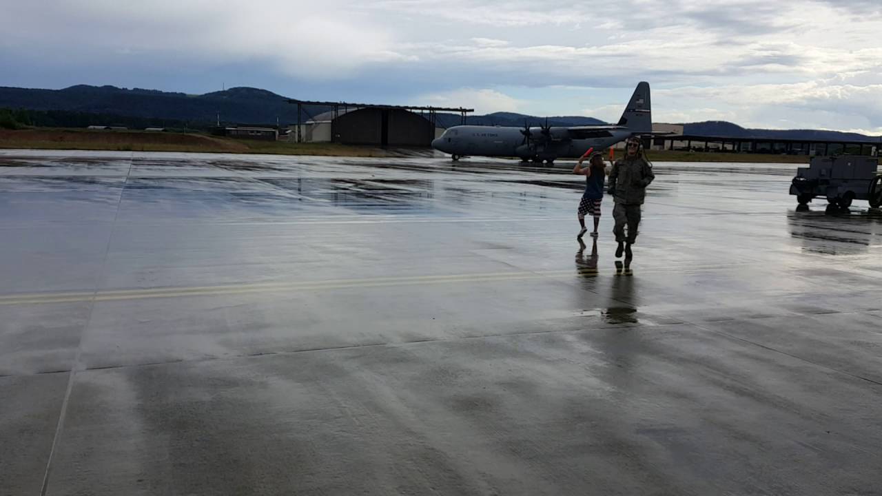 Epic mullet aircraft marshalling - YouTube