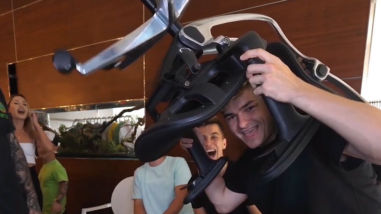 patec robi śmigło na live - YouTube