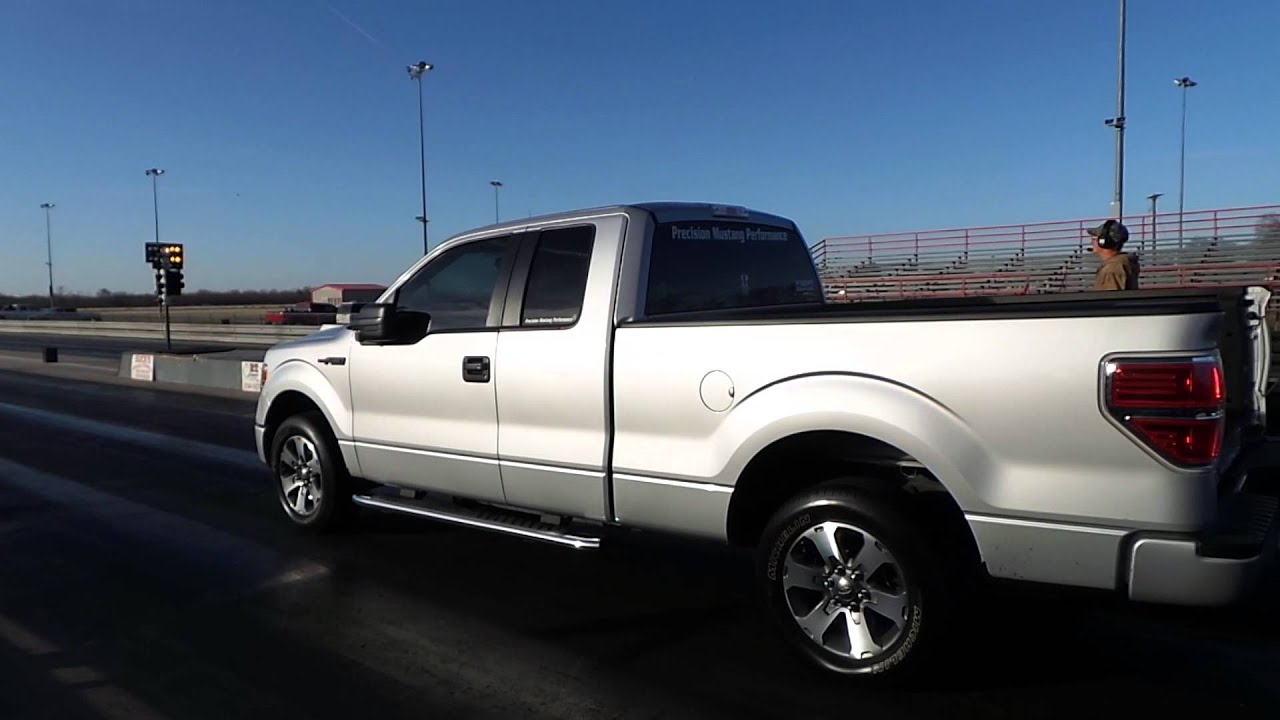 Dodge viper vs ford f150 5.0 coyote - YouTube