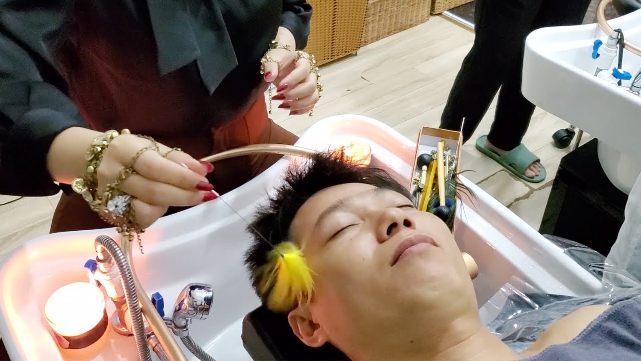 [ASMR] Her beauty is a delicacy to me with a good massage and ...