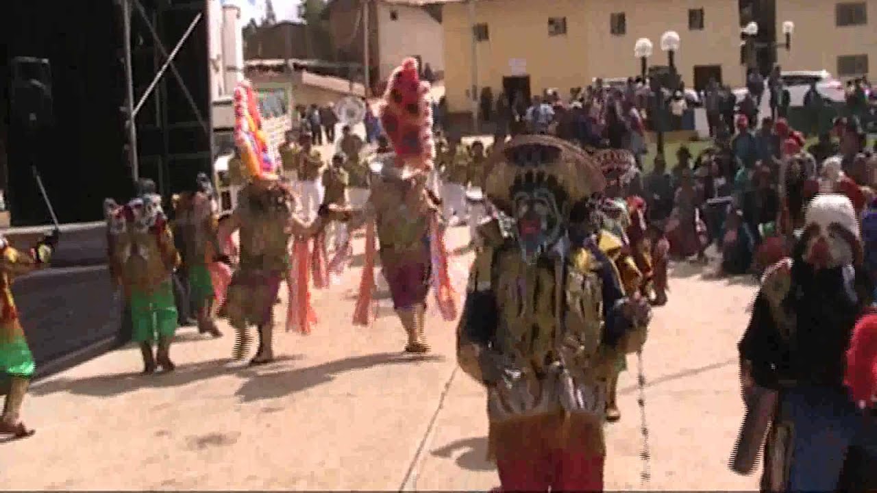 Distrito de Yacus y su costumbre de plaza pitsay - YouTube