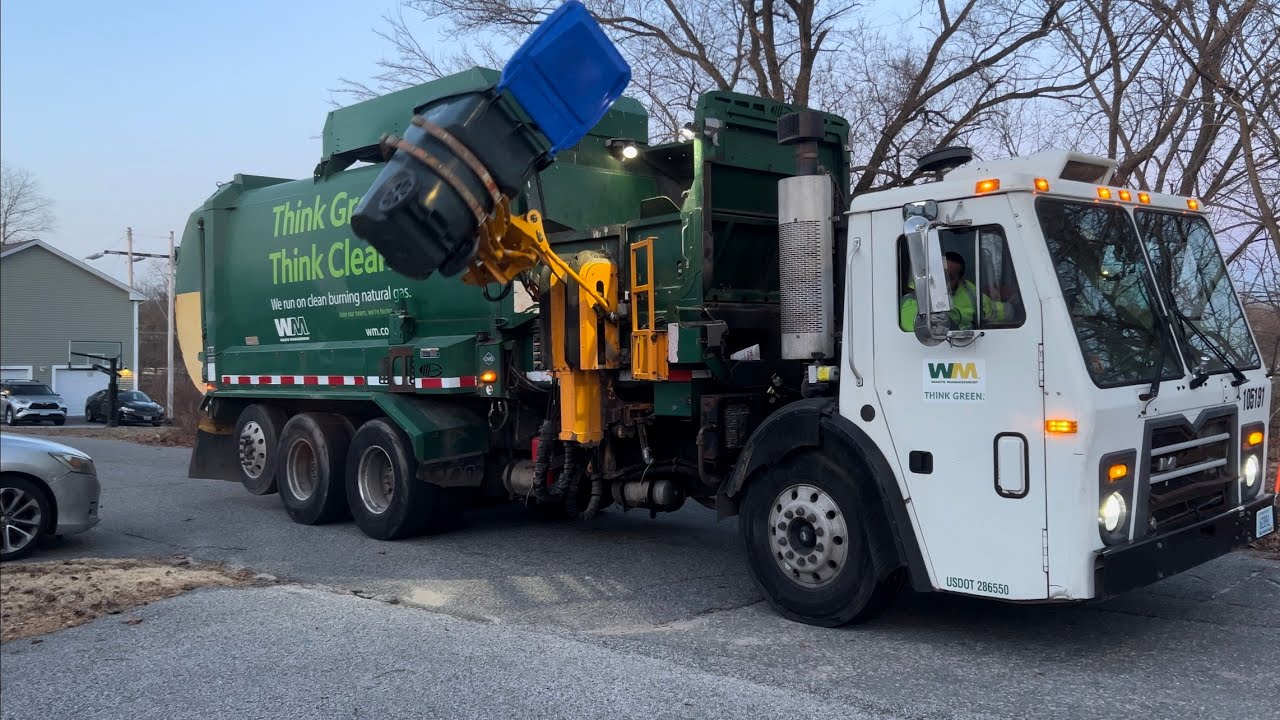 Very Slow Mack Leu Packing 6 AM Recycling. - YouTube