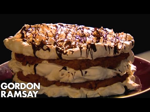 Verführerischer Haselnuss-Baiser-Turm | Gordon Ramsay