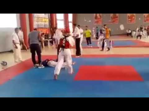 Islamabad key fight - YouTube