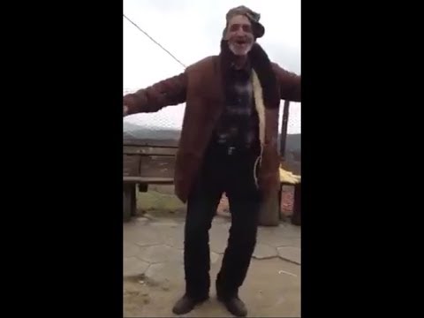 Gulmekten olduren videolar ureyi zeyif olanlar baxsin