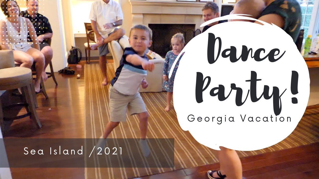 Family Vacation Dance Party! - YouTube