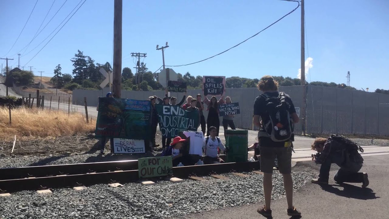 Oil train protesters - YouTube