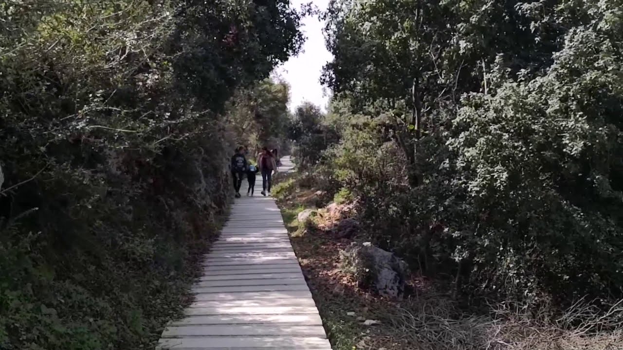 Hiking Mseilha walkaway, Mseilha Fortress village of Hamat Nahr el-Jawz ...