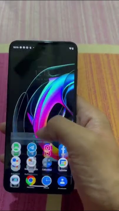 Stock Android experience vs Custom UI - YouTube