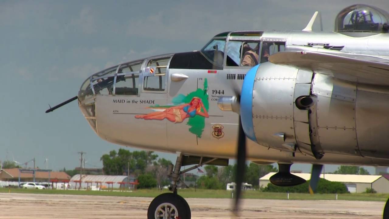 B-25 Bomber "Maid in the Shade" - YouTube