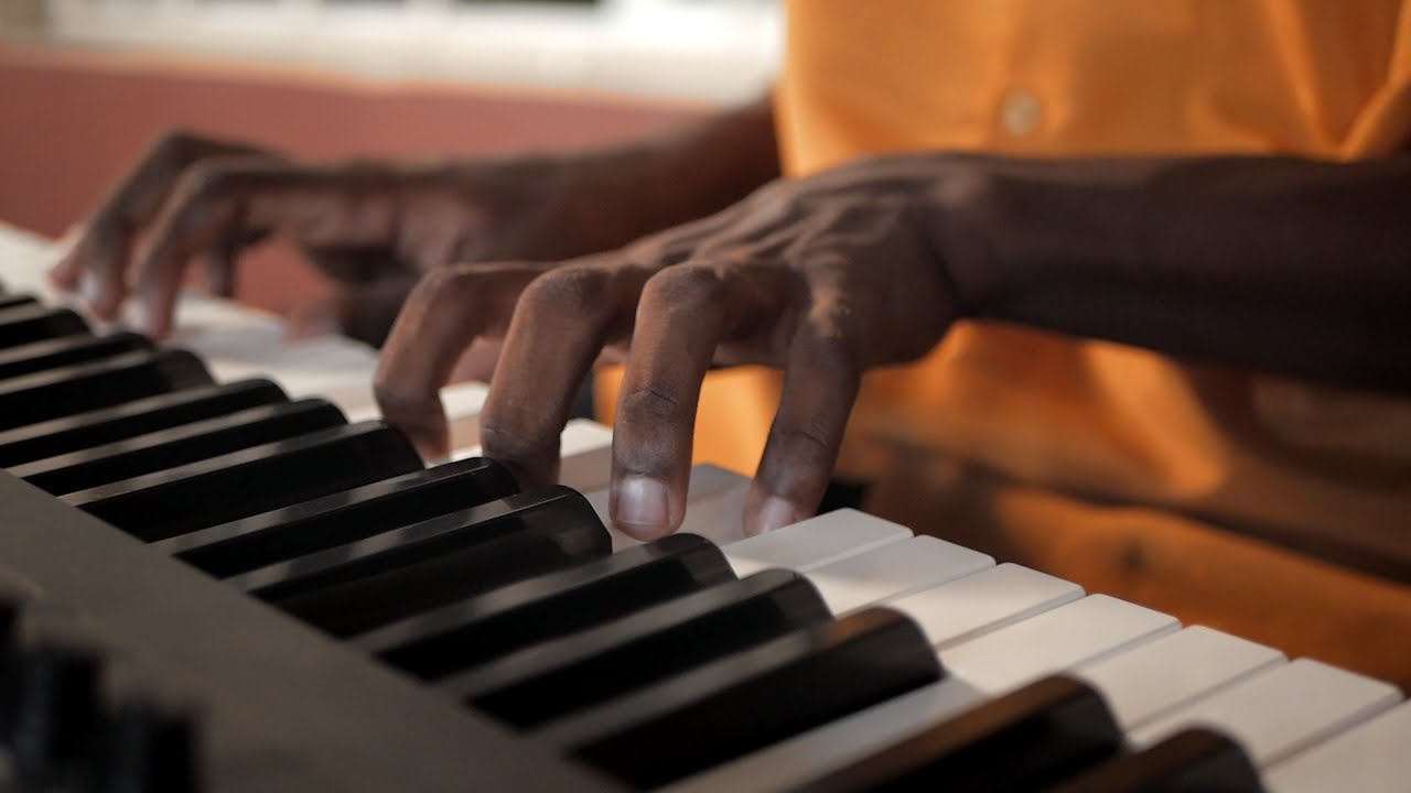 The Artist Series - Gilchris 'Maestro' Medard [Episode 1] - YouTube