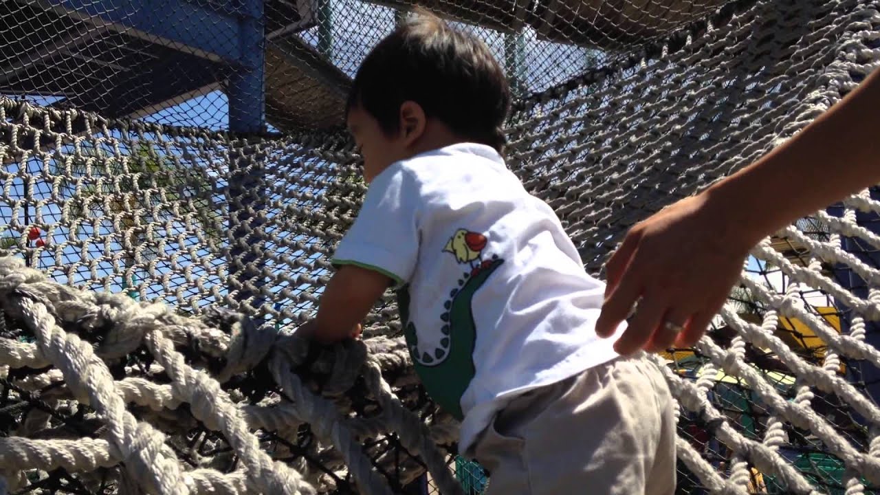 Climbing ropes at Sesame Street Bay of Play in seaworld - YouTube