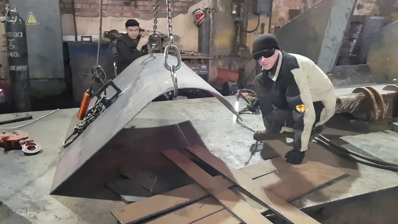 The excavator bucket repair - YouTube