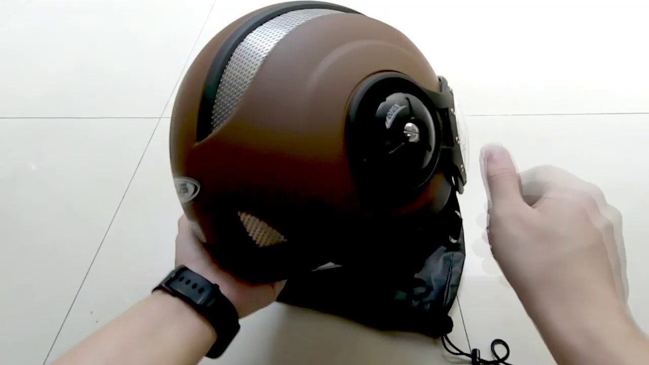 Helm ZEUS 218 COKLAT DOFF / MATT BROWN - YouTube