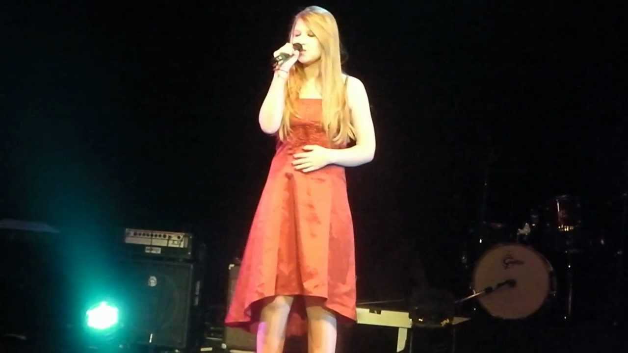 MARIE GOUDIER reprend LA SOLITUDINE de Laura PAUSINI 23 Mars 2013 LIEGE ...