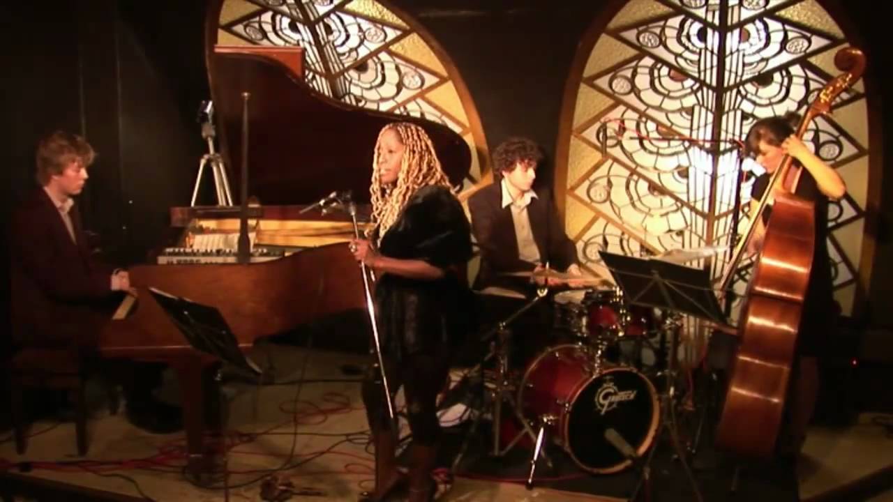 Dvora Davis Ensemble - There R Dayzz - YouTube