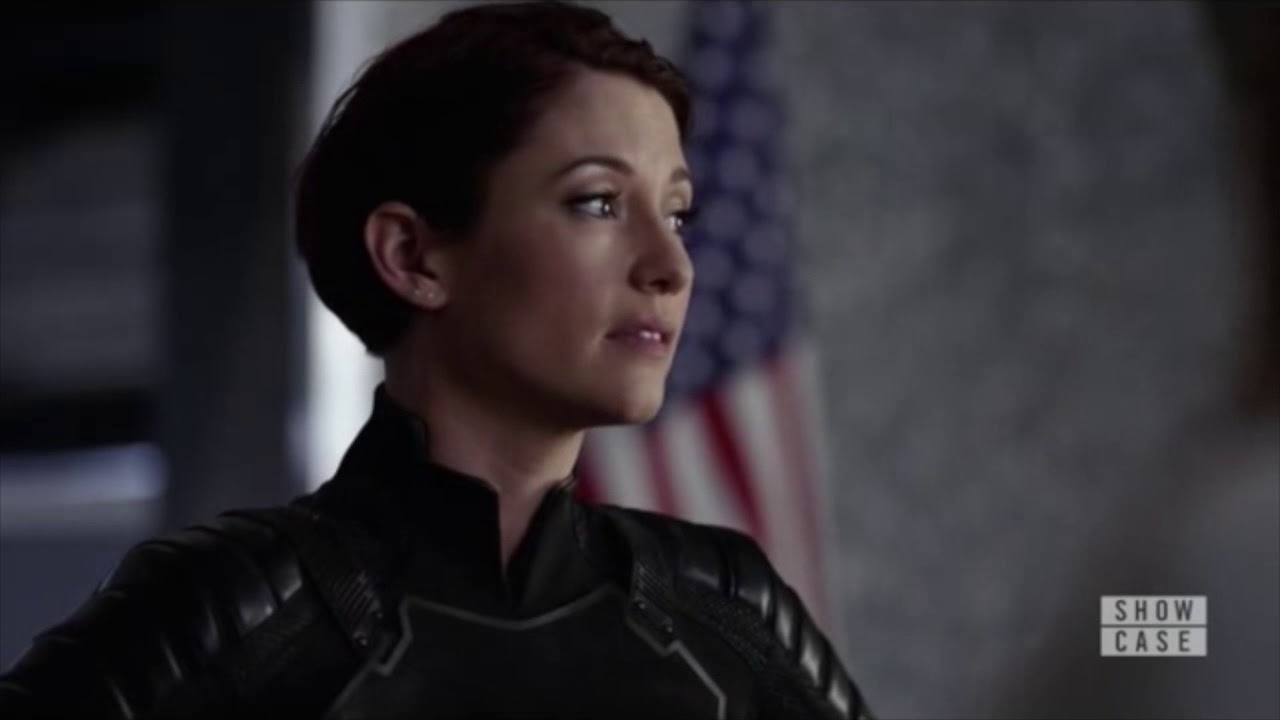 Supergirl 3x23 - Sam & Ruby thanks Lena & Alex - YouTube