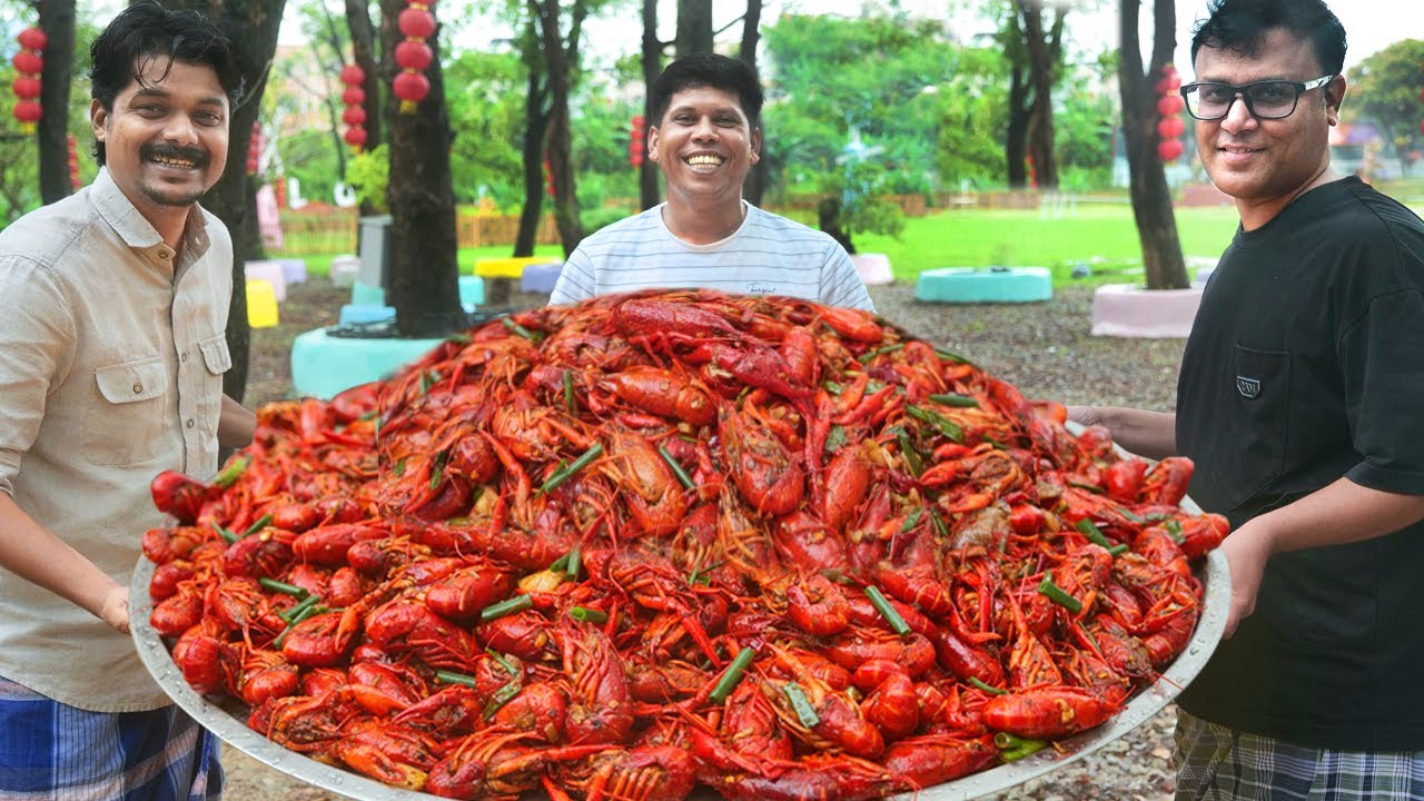 CRAWFISH CHILLI | Spicy Live Crawfish Fry Recipe | Cooking In China ...