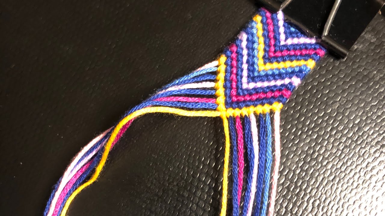Chevron Pattern Friendship Bracelet Time-lapse - YouTube