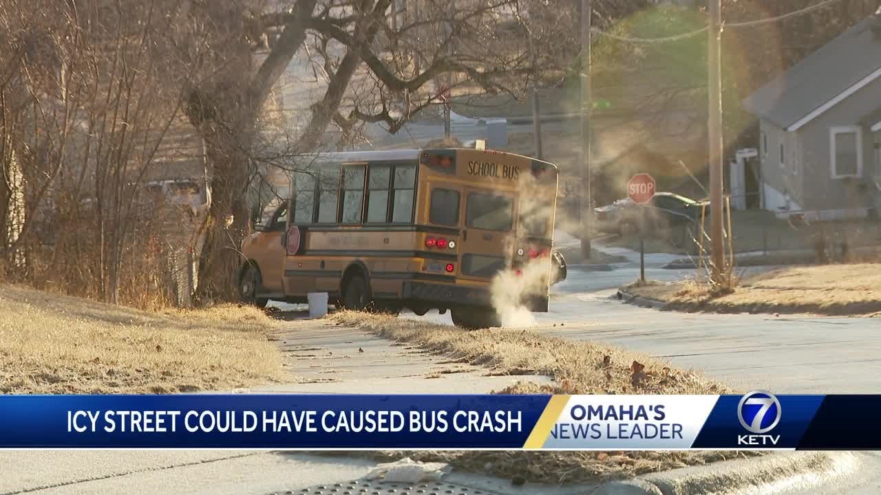 No injuries reported after Omaha Public Schools bus hits tree - YouTube