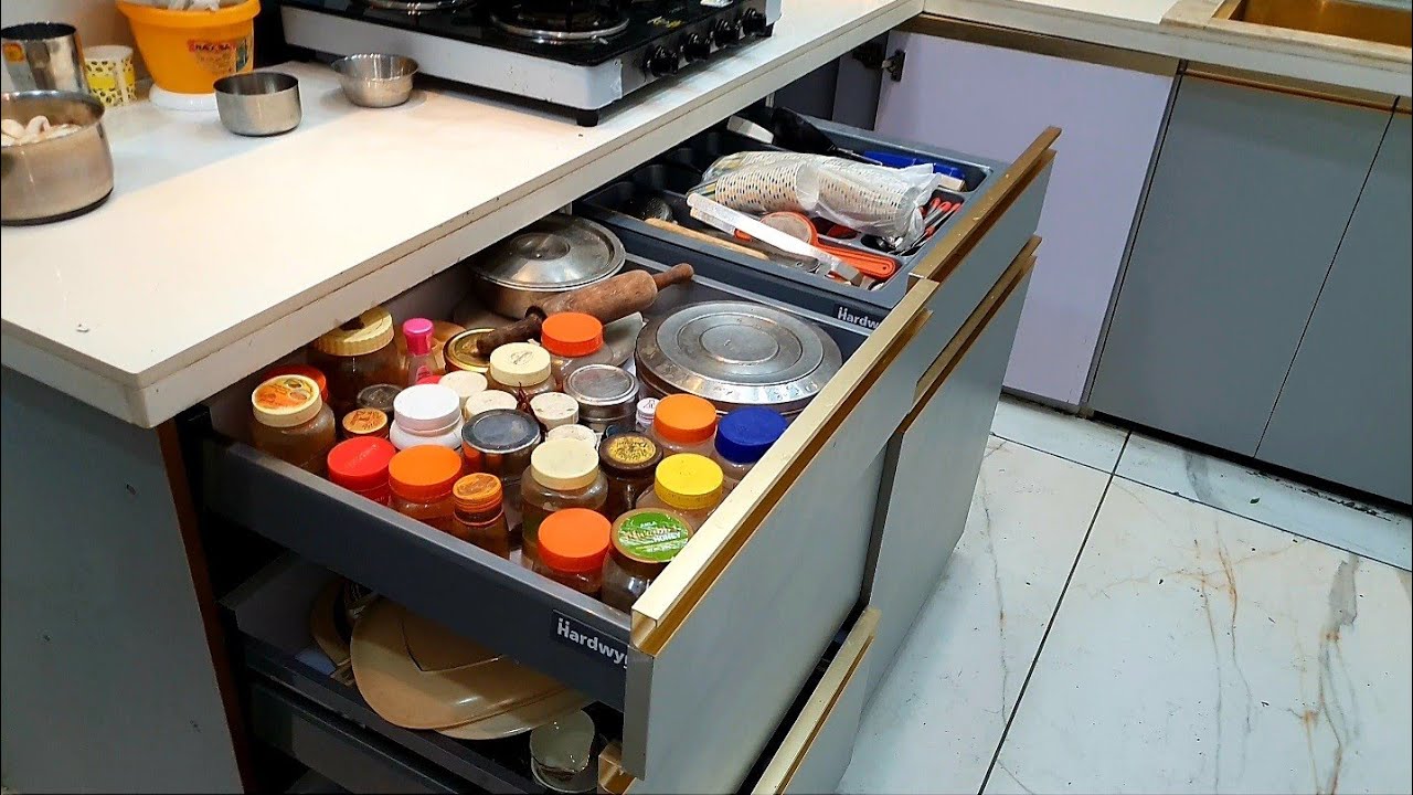 Modular kitchen design G- Profile हैंडल Doors में। कैसे लगाते है? How ...