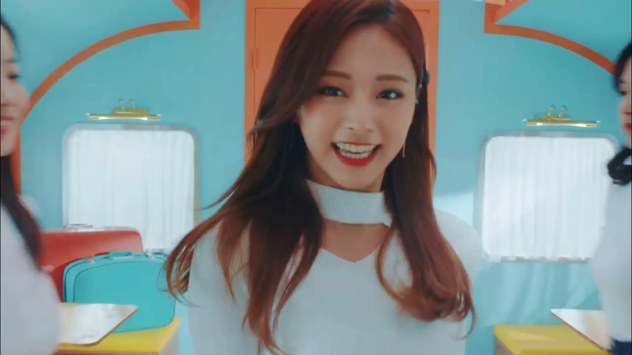 [TWICE] HEART SHAKER 4K A.I Remastered (demo 60s) - YouTube