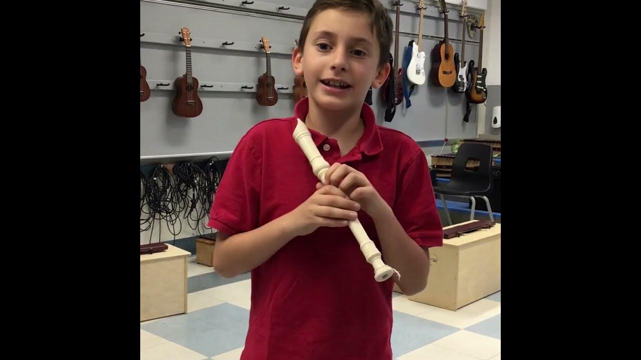 How to play low E on the Soprano recorder - YouTube