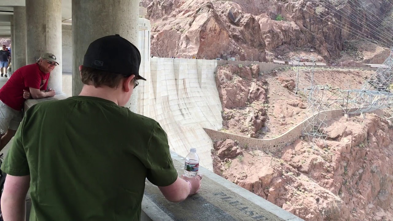 Hovere dam water experiment - YouTube