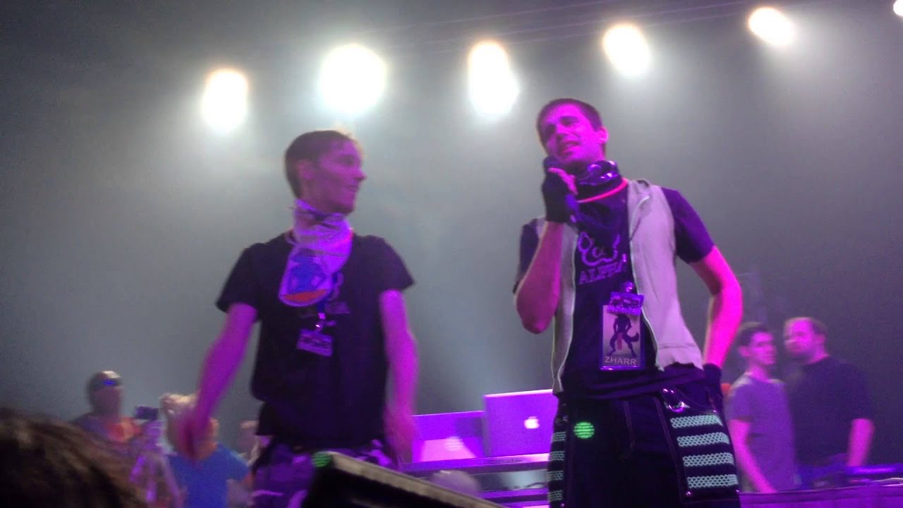 Anthrocon 2014: Friday Rave (pt.2 THE PROPOSAL!) - YouTube