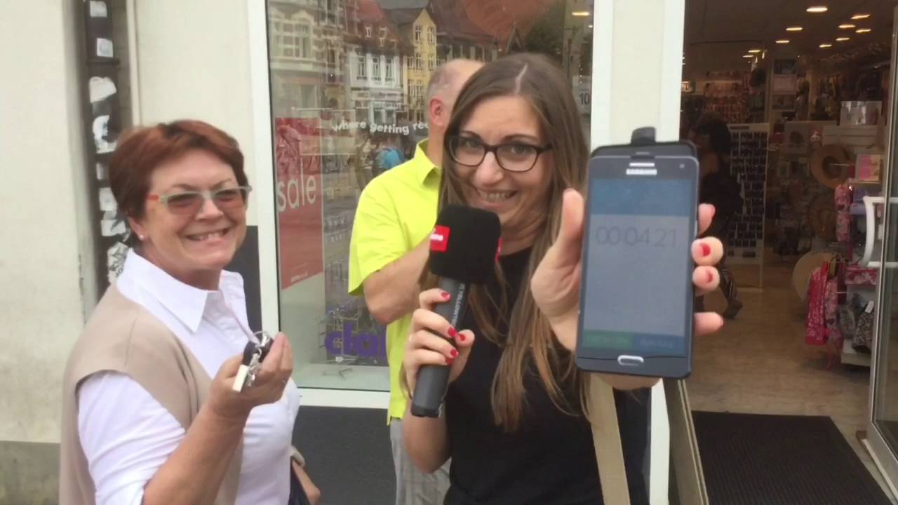 Der große Handtaschen-Test mit Sabrina Lang - YouTube