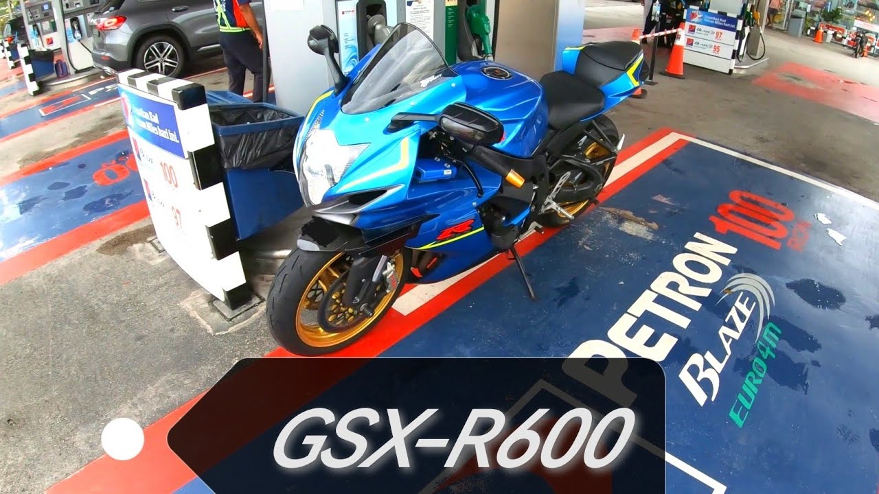 Suzuki GSXR 600 First ride and review VS 1000cc - YouTube