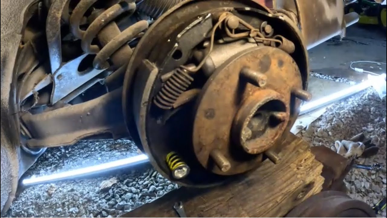 Rear Brakes on my 1963 Chevrolet Corvair - YouTube