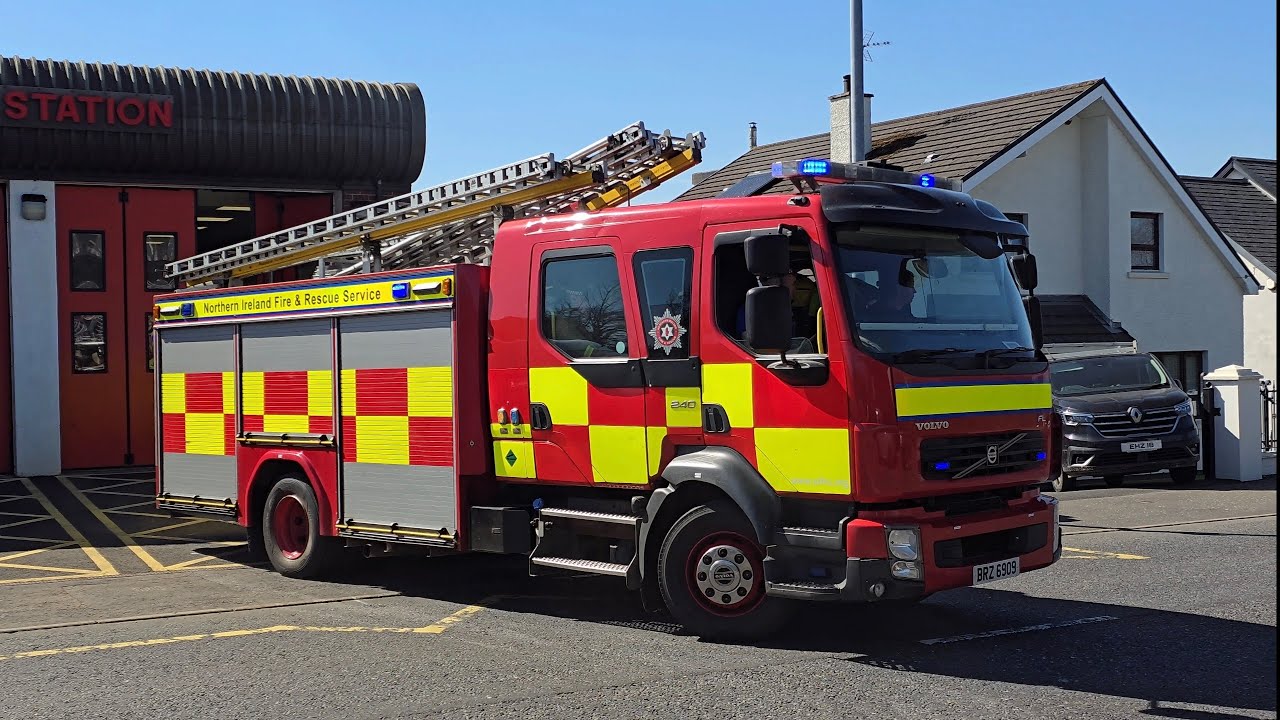 NIFRS - W1501 Volvo FLL WrL - Dungiven Fire Station turn out. - YouTube