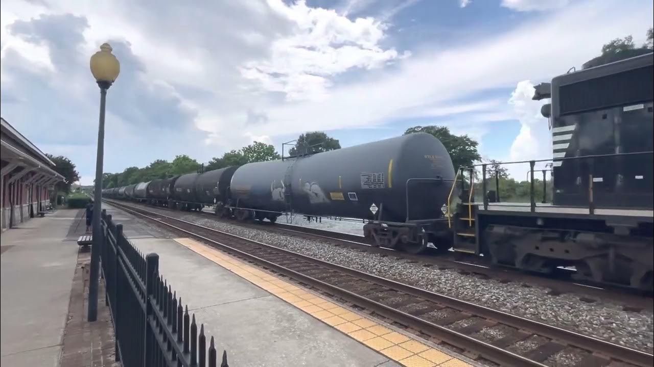 NS p86 w/ an sd40e - YouTube