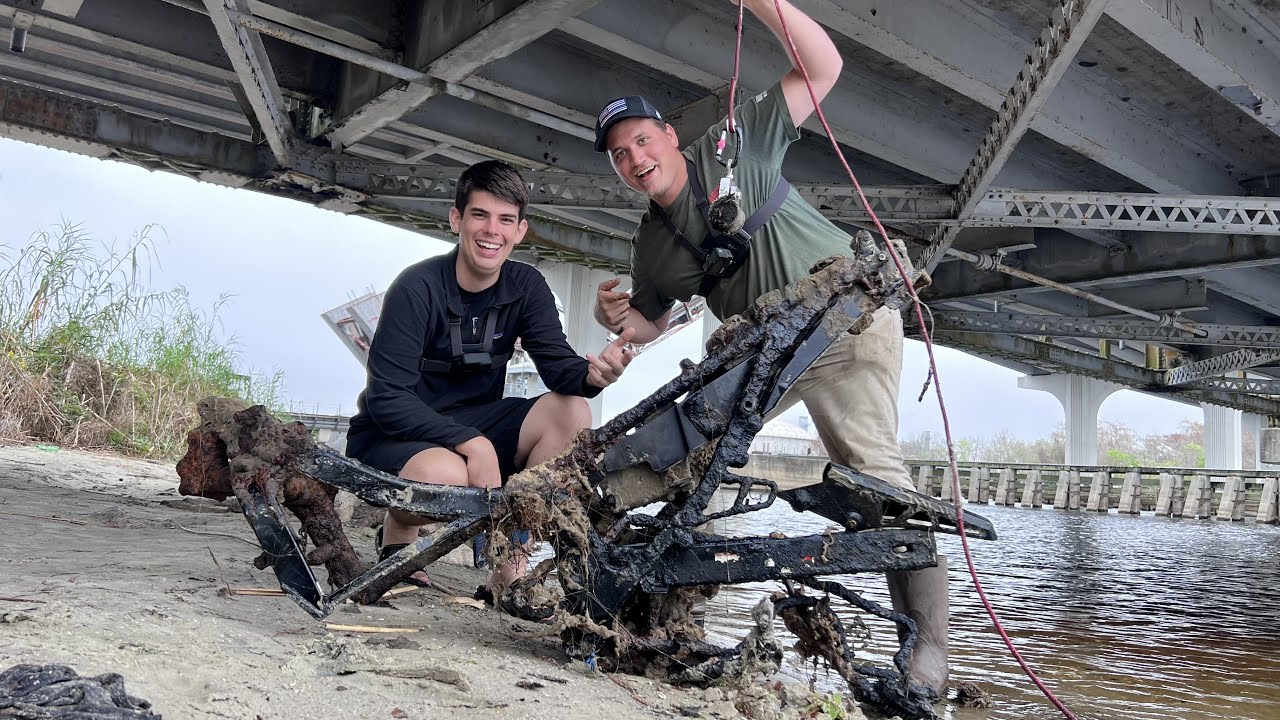Biggest Magnet Fishing Find Ever! 🧲 *Reported to Police* - YouTube