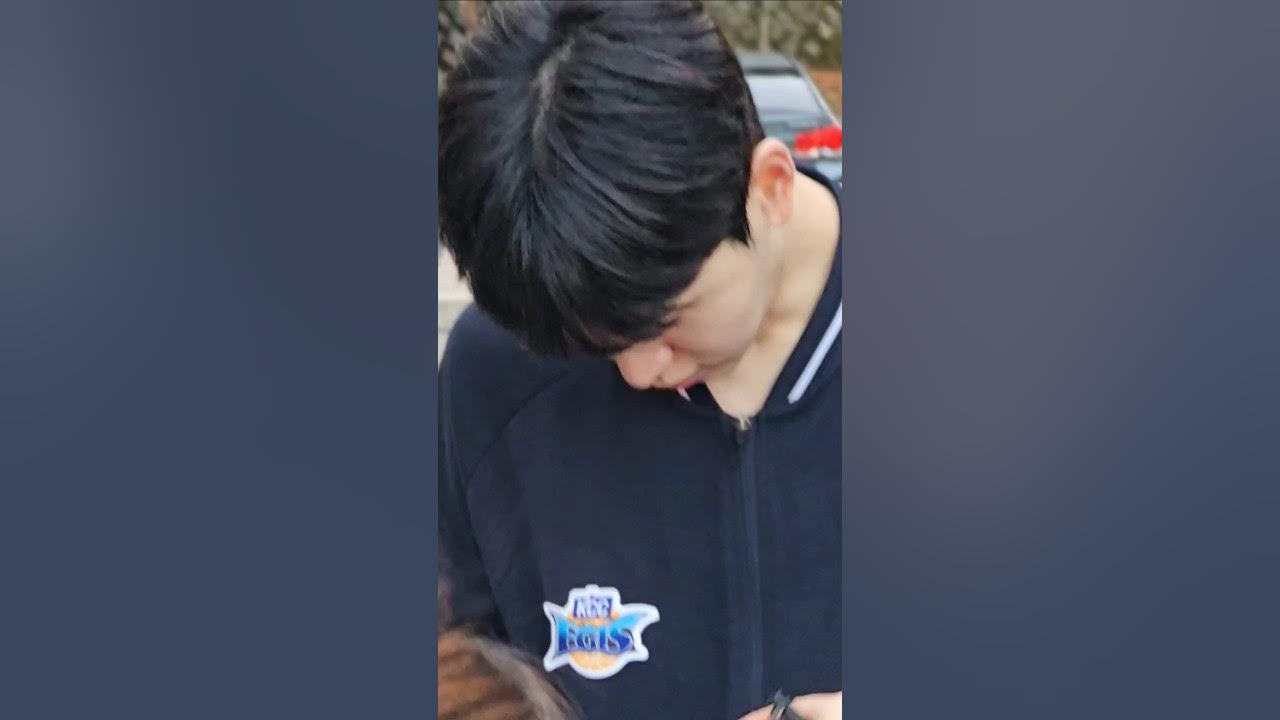 241122 #부산kcc이지스 #이호현 나쵸깡 카드 누구예요? 아.. 얘요! ㅋㅋ - YouTube