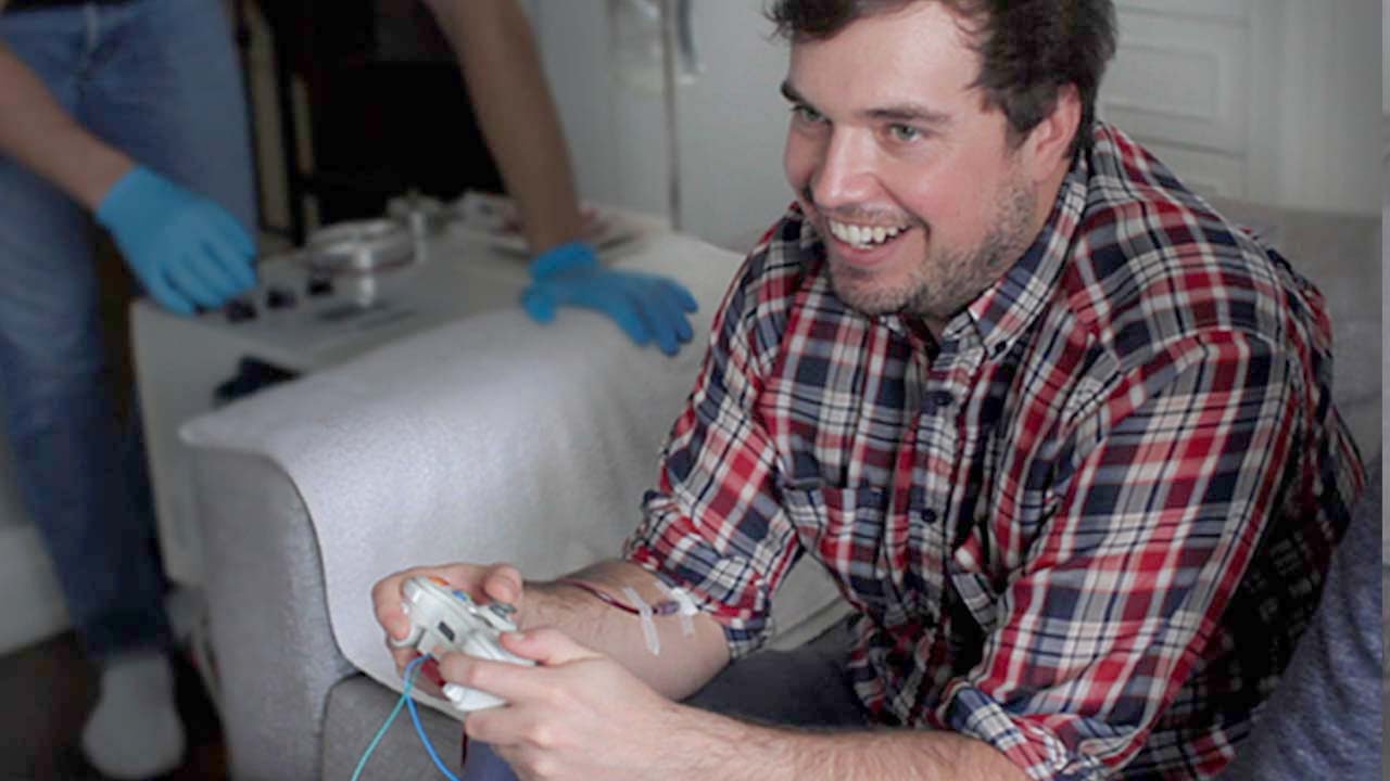 Video Game Controller Draws Real Blood Every Time You Get Shot - YouTube