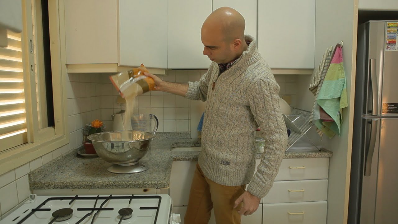 מאחורי התווים: גי אשד, חליל - Guy Eshed, Flutist - YouTube