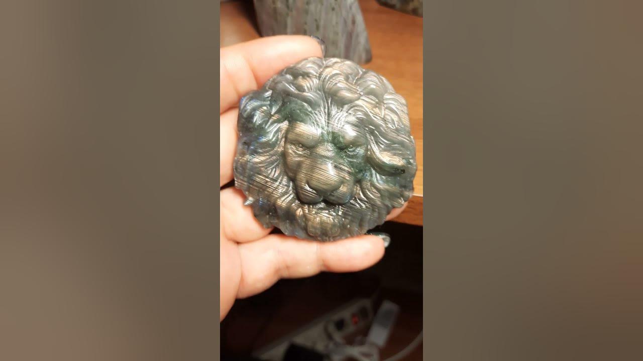 камень лабрадор лев #labradorite #mineral #stone #камень #минерал - YouTube