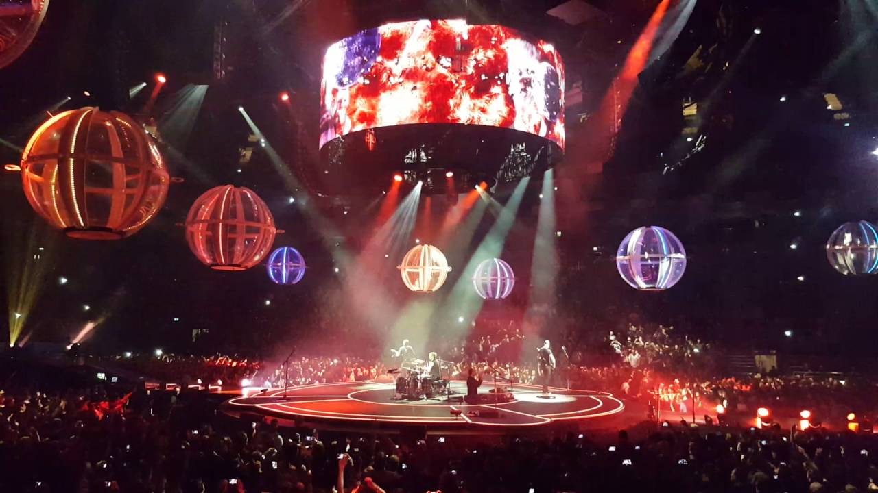 MUSE - Supermassive Black Hole - Live at the O2, London - YouTube