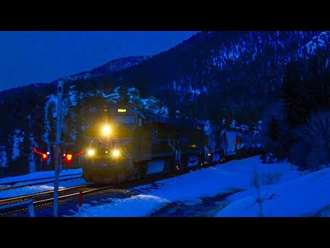 UP 7860 Leads A WB Oil Tanker Train Past Crescent, CO During Last Light! - YouTube