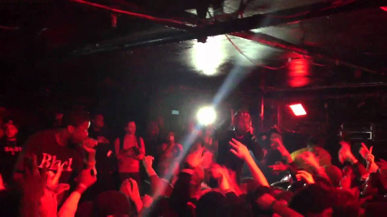ASAP Rocky live in Boston screaming "F*@k the Police" ! Trilla - YouTube