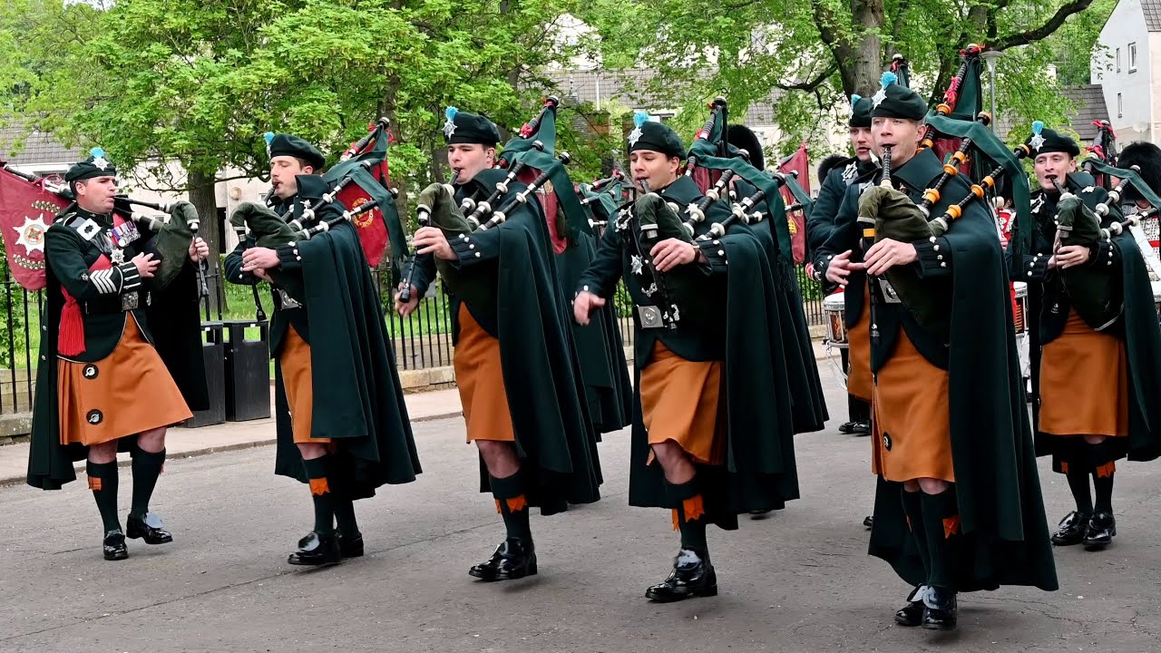 Irish Guards Pipes and Drums leading '5 Scots' Mounting the Guard at ...