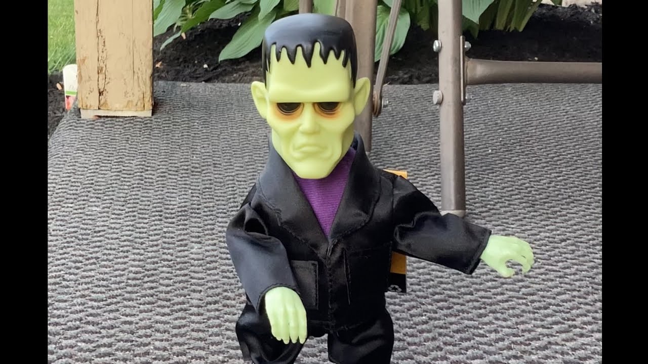 Gemmy 2011 | Grave Raver Monster “In My Head” | Factory Error Tag - YouTube