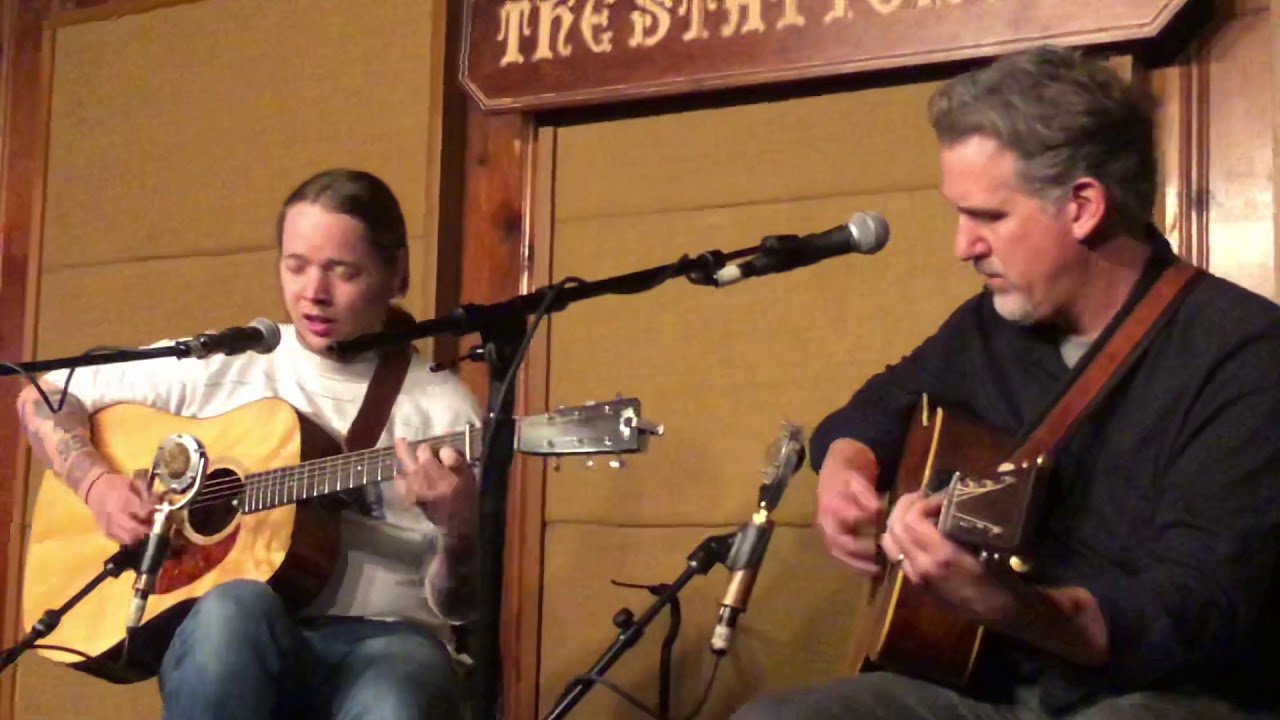 Bryan Sutton & Billy Strings - 8th Of January (Station Inn) - YouTube