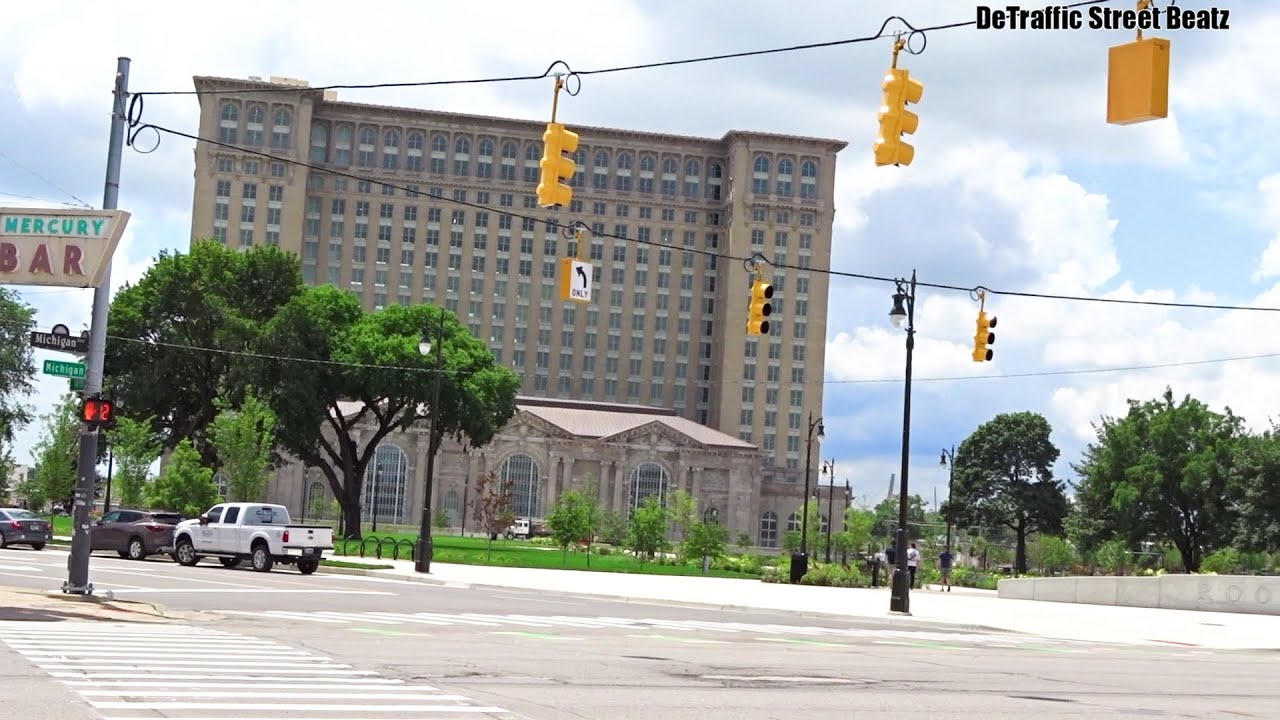 New Eagle Traffic Lights & Flashing Crosswalk Signals | Michigan & 14th ...
