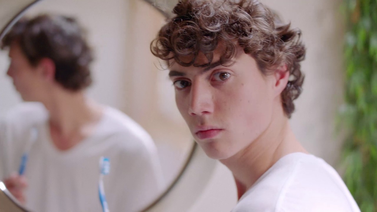 Poisson rouge I Journée mondiale de la Terre I Disney Channel BE - YouTube